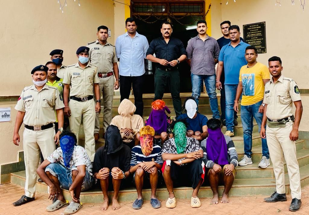 Pernem police station bust drugs peddlers gang from Mumbai. 08 arrested ...