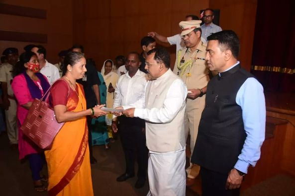 Governor PS Sreedharan Pillai in the presence of First Lady, Rita S ...