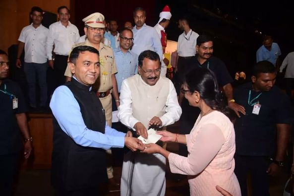 Governor PS Sreedharan Pillai in the presence of First Lady, Rita S ...